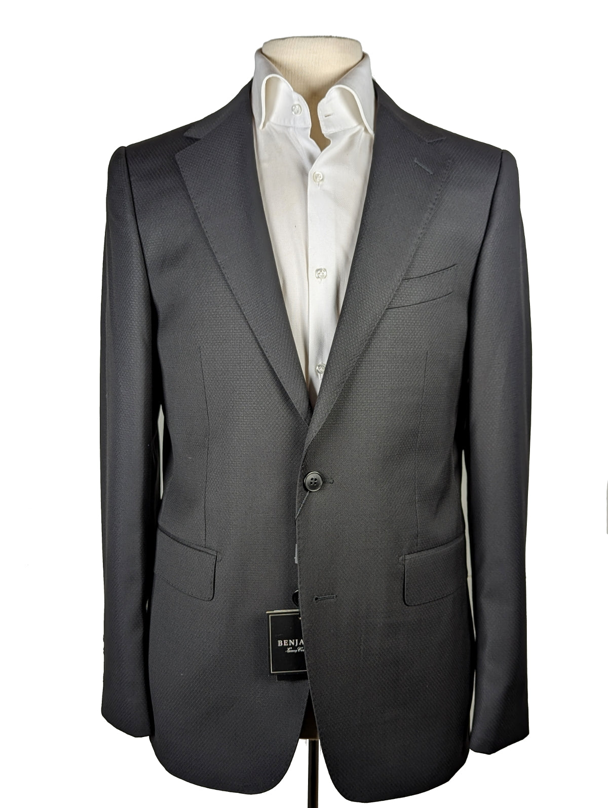 Benjamin Suit Soft Black Subtle Weave 2-Button CERRUTI Wool – eHABERDASHER